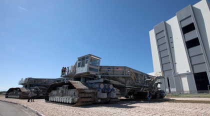 NASA Crawler-Transporter Takes Trip to Launch Pad 39B At Kennedy Space ...
