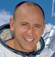 Apollo Astronaut Alan Bean Dead At 86, Fourth Man To Set Foot on the ...