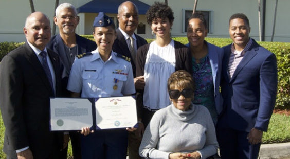 Lt. Ronaqua Russell Becomes First African-American Female Aviator in ...