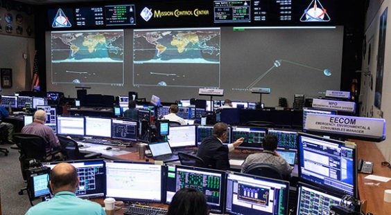 NASA's Artemis 1 Flight Control Team Simulates Part of Orion’s Uncrewed ...