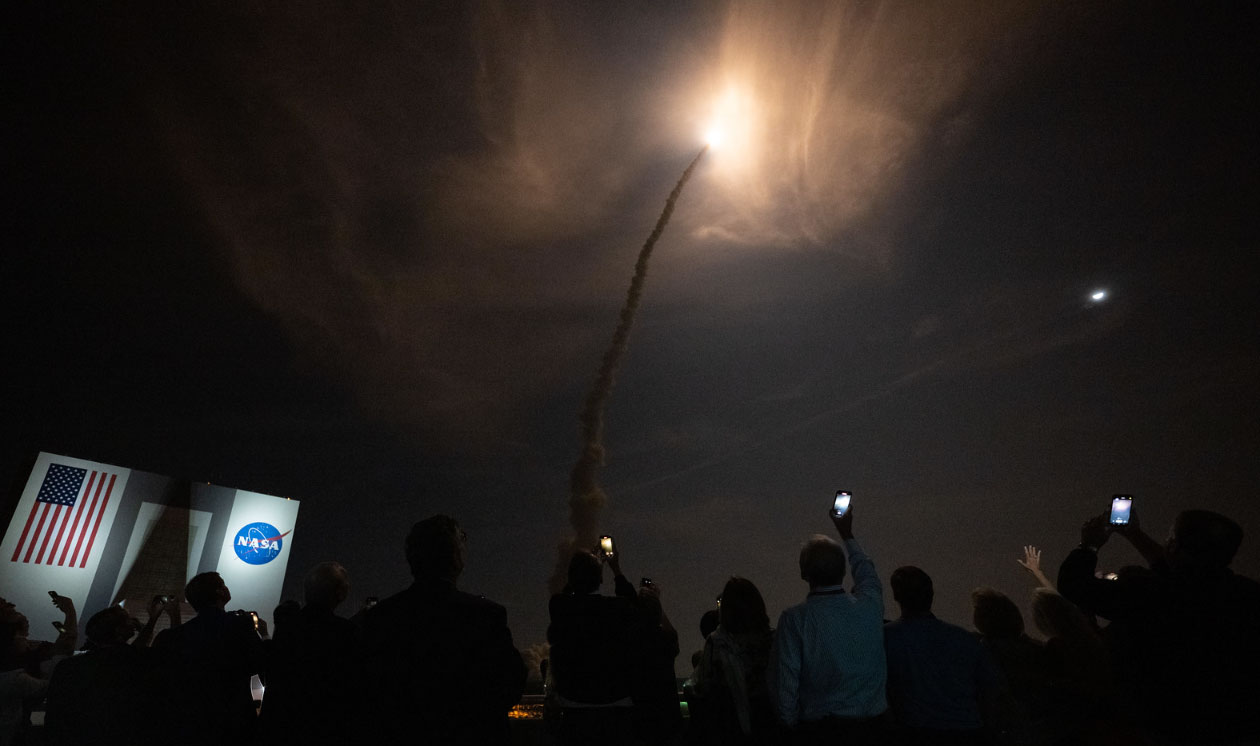 PHOTO GALLERY: NASA’s Artemis I Mega Rocket Launches Orion to Moon from Kennedy Space Center ...