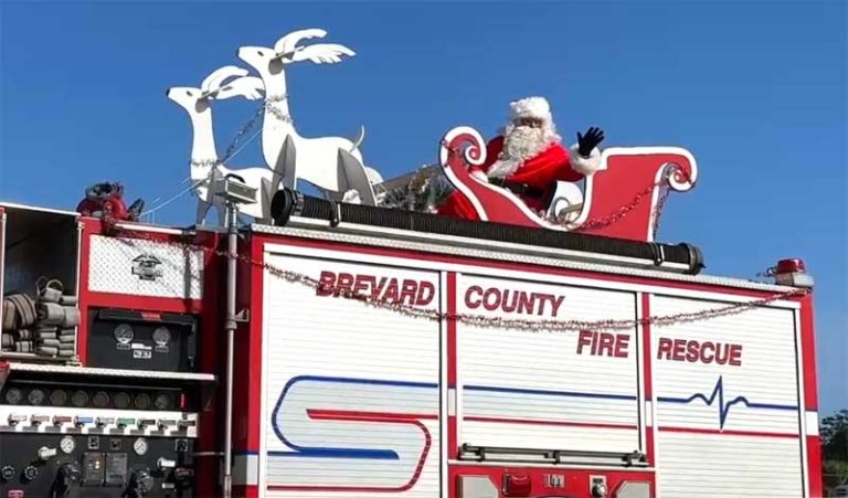 WATCH: Huge Crowd Comes Out for 2022 Merritt Island Christmas Parade ...