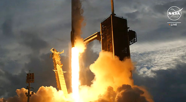 Axiom Mission-3 Crew SpaceX Dragon Spacecraft to Dock Autonomously to ...