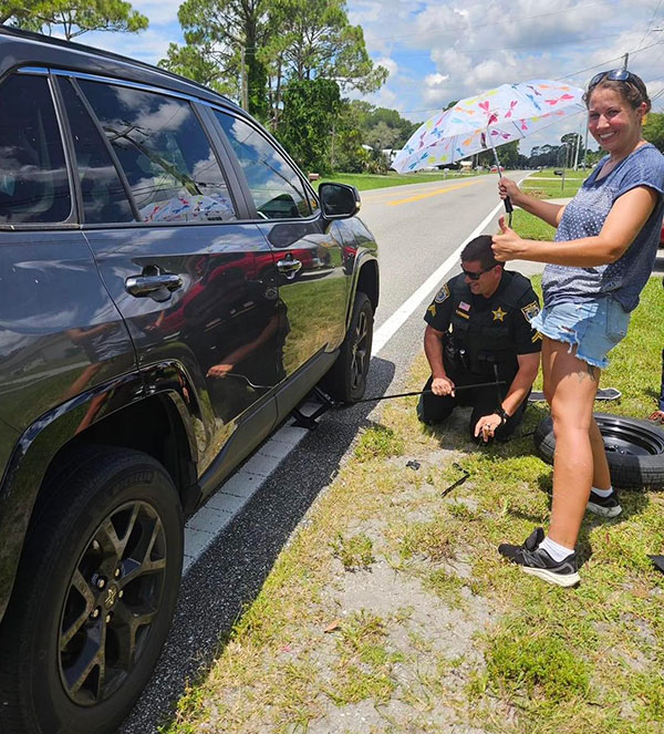 Brevard County Deputy Tyler Peterson Steps In to Assist Local Citizen ...