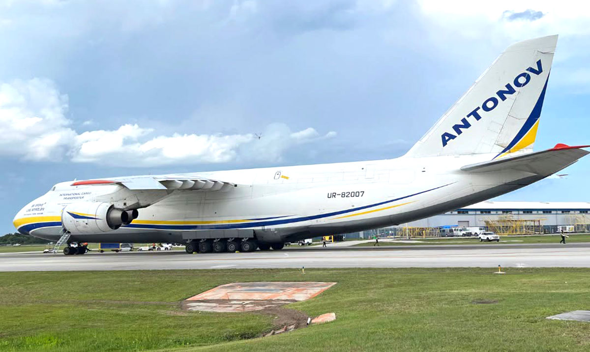 Massive Antonov AN-124 Cargo Plane Makes Rare Landing at Melbourne ...